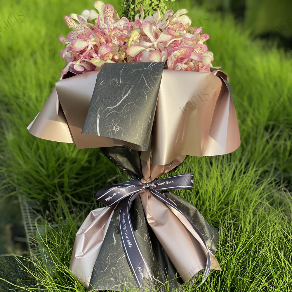 Sweet Pure Heart Bouquet - Toh Garden : Singapore Orchid Plant & Flower ...